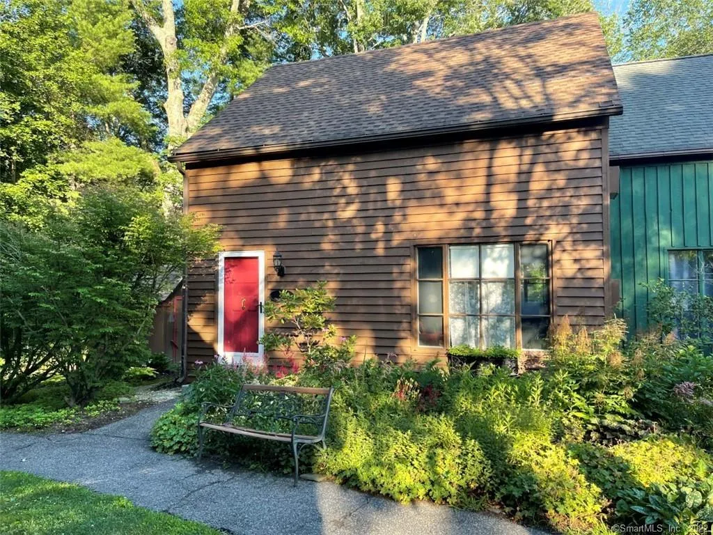 29 Fowler Street - $230,000 | Elyse Harney Real Estate