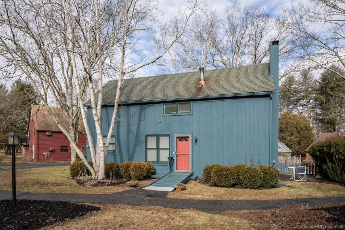 31 Fowler Street - $318,000 | Elyse Harney Real Estate